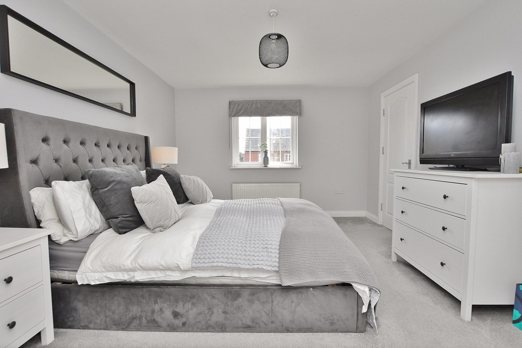 Lancut Hill, Coton Park, Rugby - Edward Knight Estate Agents