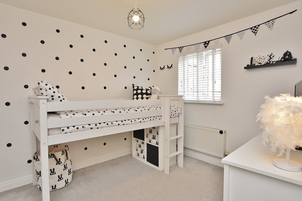 Lancut Hill, Coton Park, Rugby - Edward Knight Estate Agents