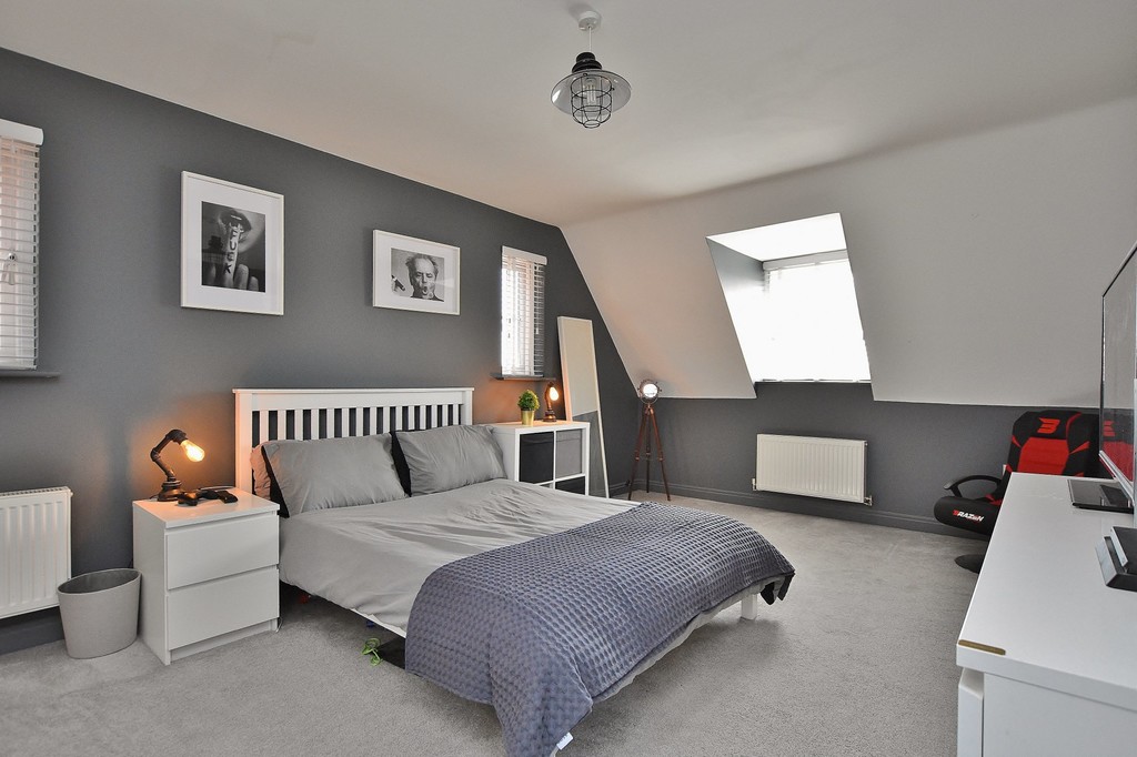 Lancut Hill, Coton Park, Rugby - Edward Knight Estate Agents