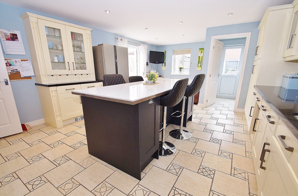 Lancut Hill, Coton Park, Rugby - Edward Knight Estate Agents